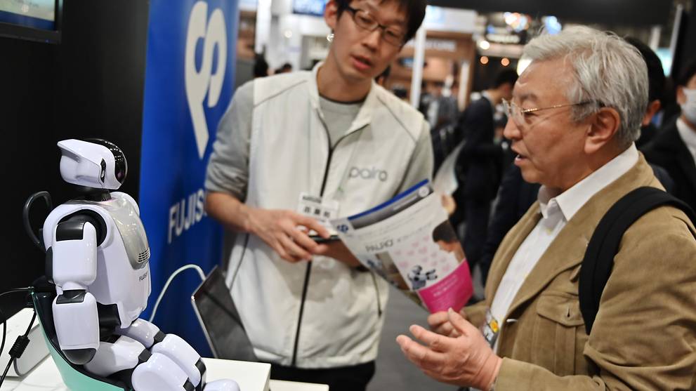 Japan roboticists predict rise of the machines - CNA