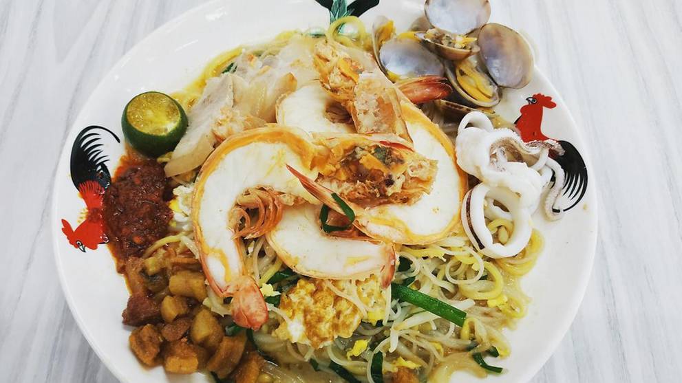 Singapore-style fried Hokkien prawn mee in PJ